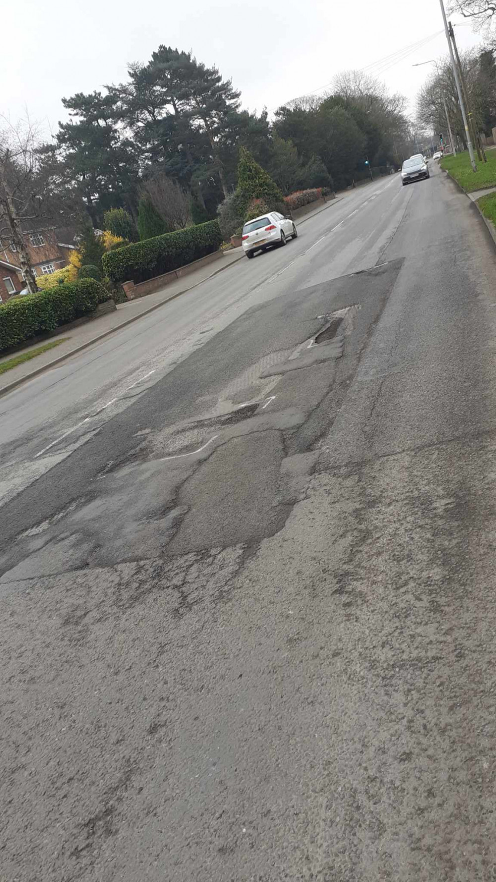 Data reveals Cheshire East Council has over 17,000 open pothole reports ...
