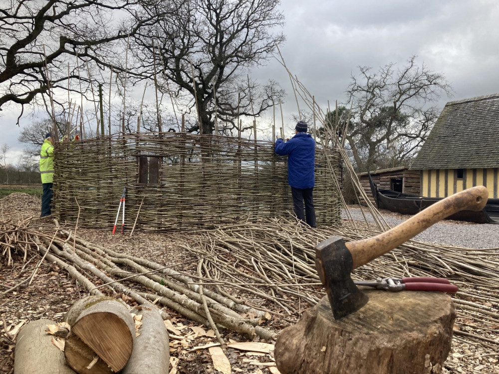 Iron Age roundhouse takes shape near Glastonbury | Local News | News ...