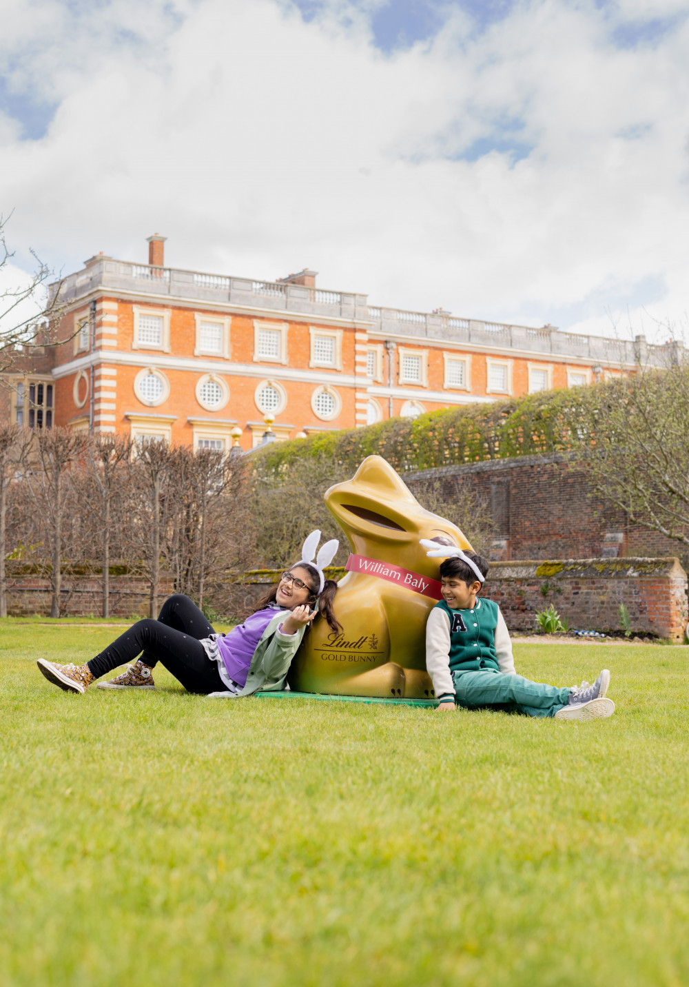 Lindt GOLD BUNNY hunt at Hampton Court Palace | Family | News ...