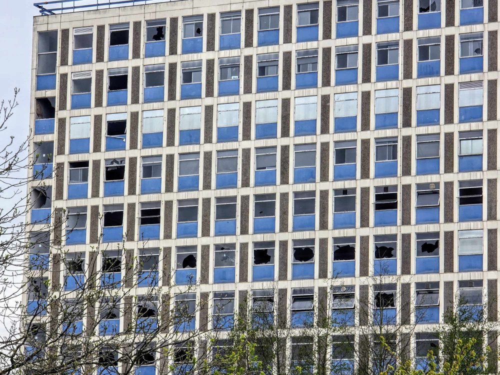 Cheshire East looking into ways 13-storey Crewe eyesore can be 'cleaned ...