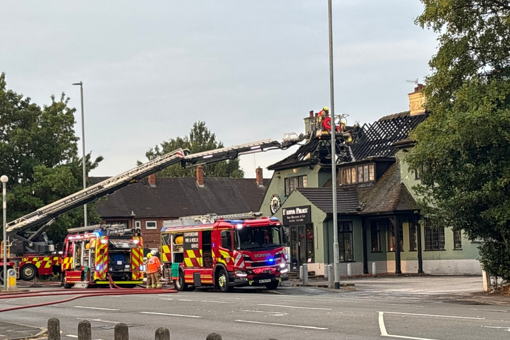 Stretch of A34 closed as fire crews tackle blaze at restaurant | Local ...
