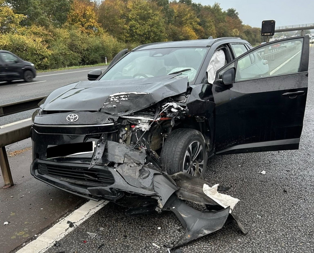 Images show wreckage after M40 crash which closed motorway | Local News ...