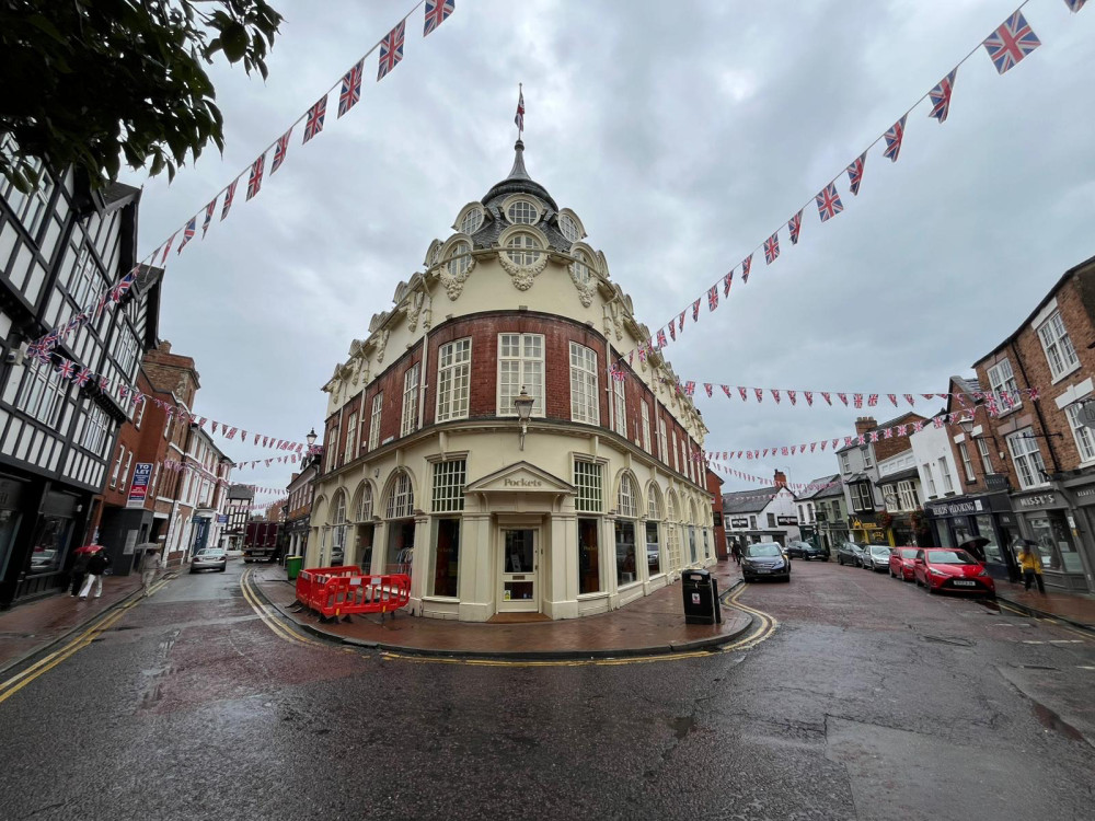 Flag flies again over iconic Grade II listed Nantwich landmark | Local ...